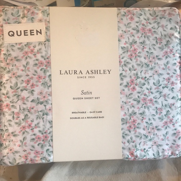 Laura Ashley | Bedding | New Laura Ashley Floral Satin Queen Sheet Set ...
